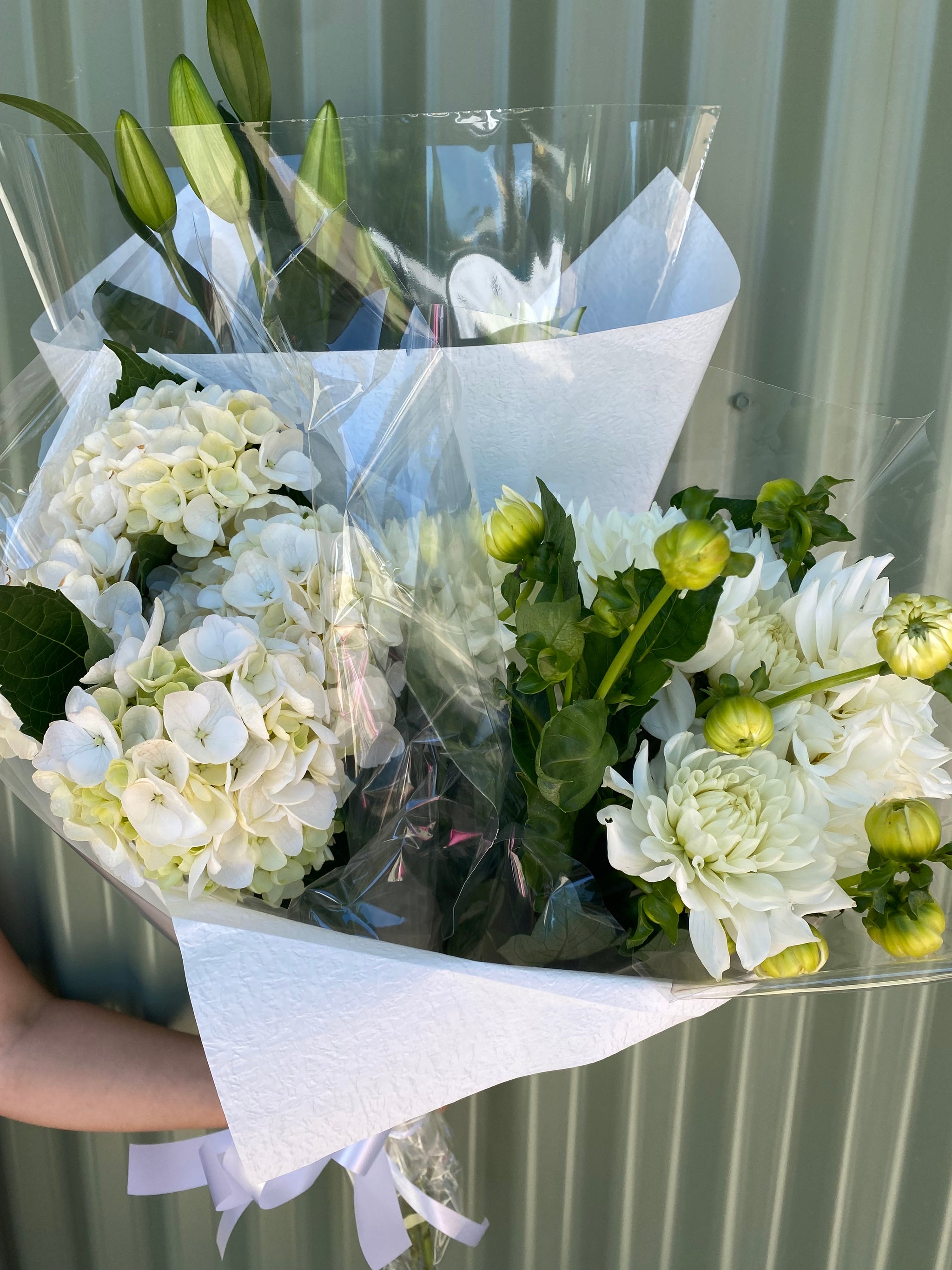 Florist's Choice Flower Bundle – Avonlea Flowers